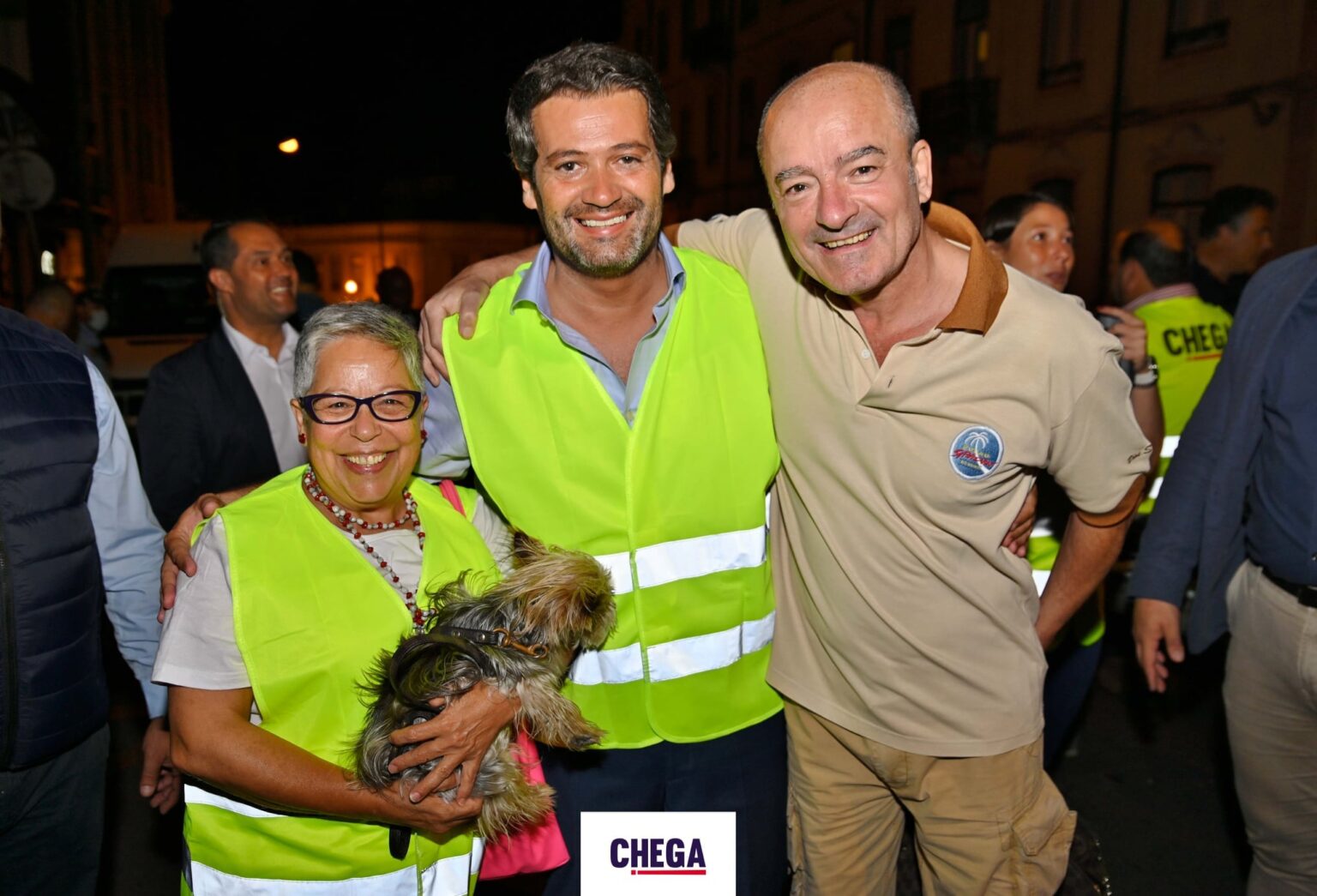 Maria Viera saiu de mais um castigo de 30 dias no Facebook! Vem aí mais ...
